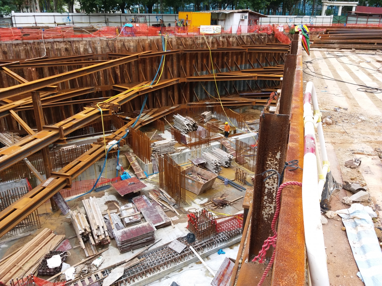 Pipe Piling & King Post Installation Works for Composite Development at ...